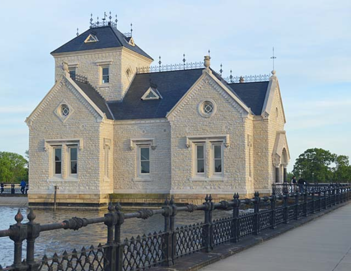 Louisville's: Crescent Hill Reservoir's Tranquil Waters